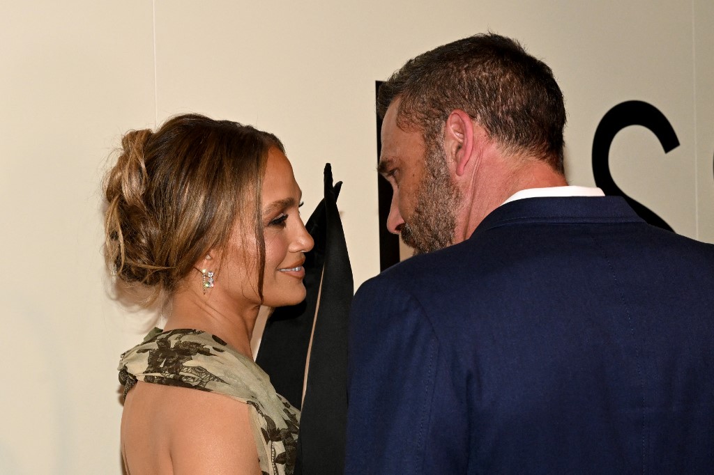 LOOK: Jennifer Lopez, Ben Affleck reunite for the first time since divorce • PhilSTAR Life
